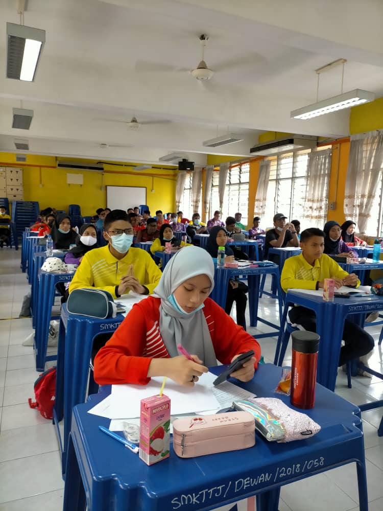 LAMAN WEB RASMI SMKTTJ