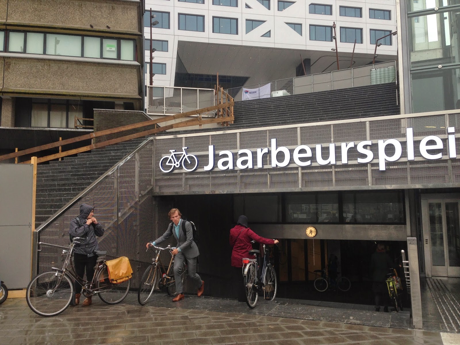 Alice in the Netherlands: Fietsenstalling Jaarbeursplein - the new huge ...