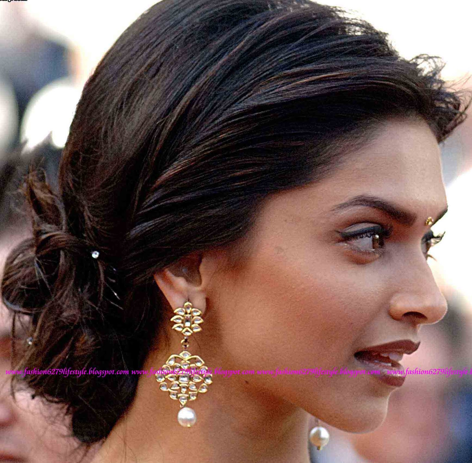 Fashion & Life Style: HoT_ExclusivE Hair Style of Deepika Padukone