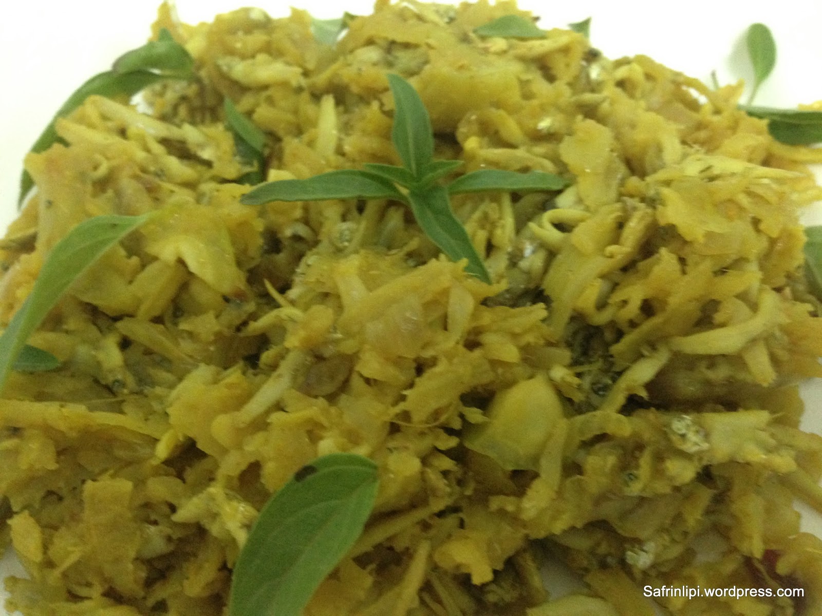 Safrinlipi: Kaski fish (Small fish) with Drumstick pulp সজনে শাঁস দিয়ে ...