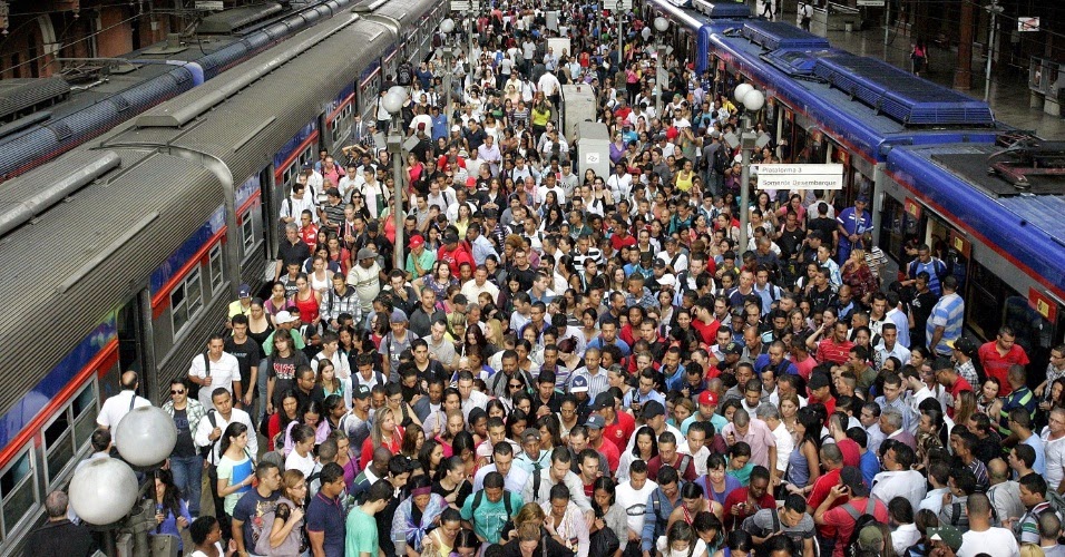 ÔH TREM BÃO!!!!: Transporte público Lotado?!!Quem Nunca???
