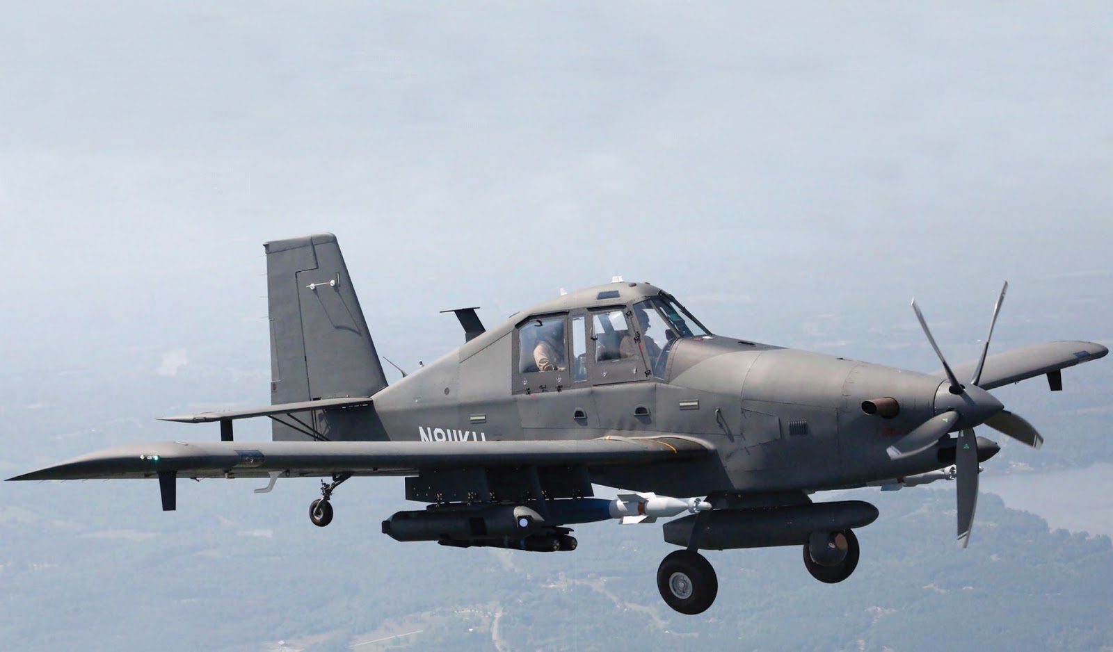 AVIÕES MILITARES: IOMAX Archangel, L3 AT-802L Longsword e LASA T-Bird