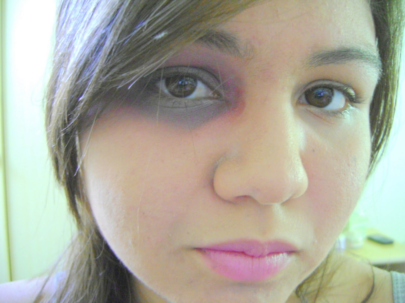 Teatro nas Igrejas: Olho roxo feito de maquiagem