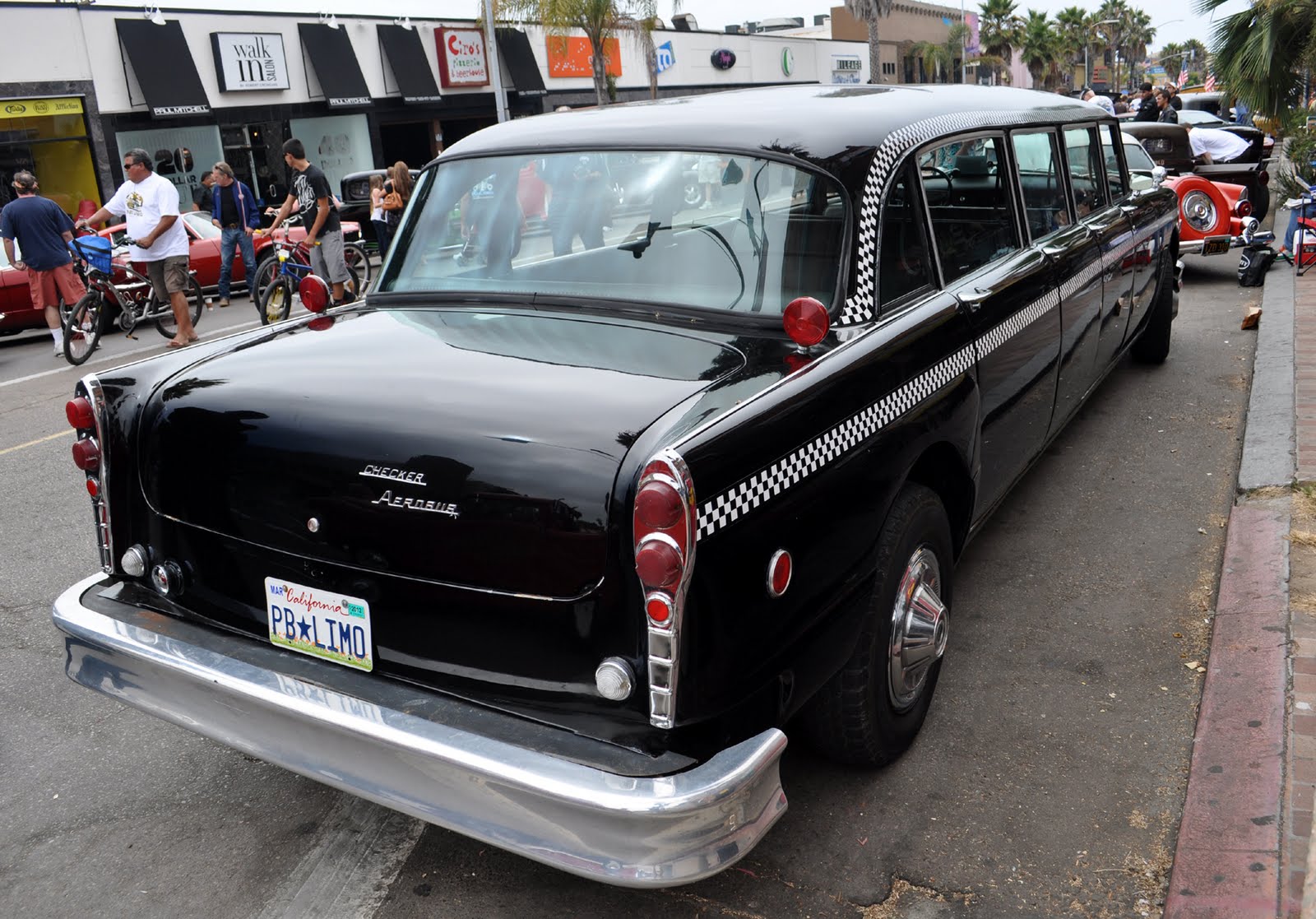 Just A Car Guy: 15 passenger Checker Aerobus limo