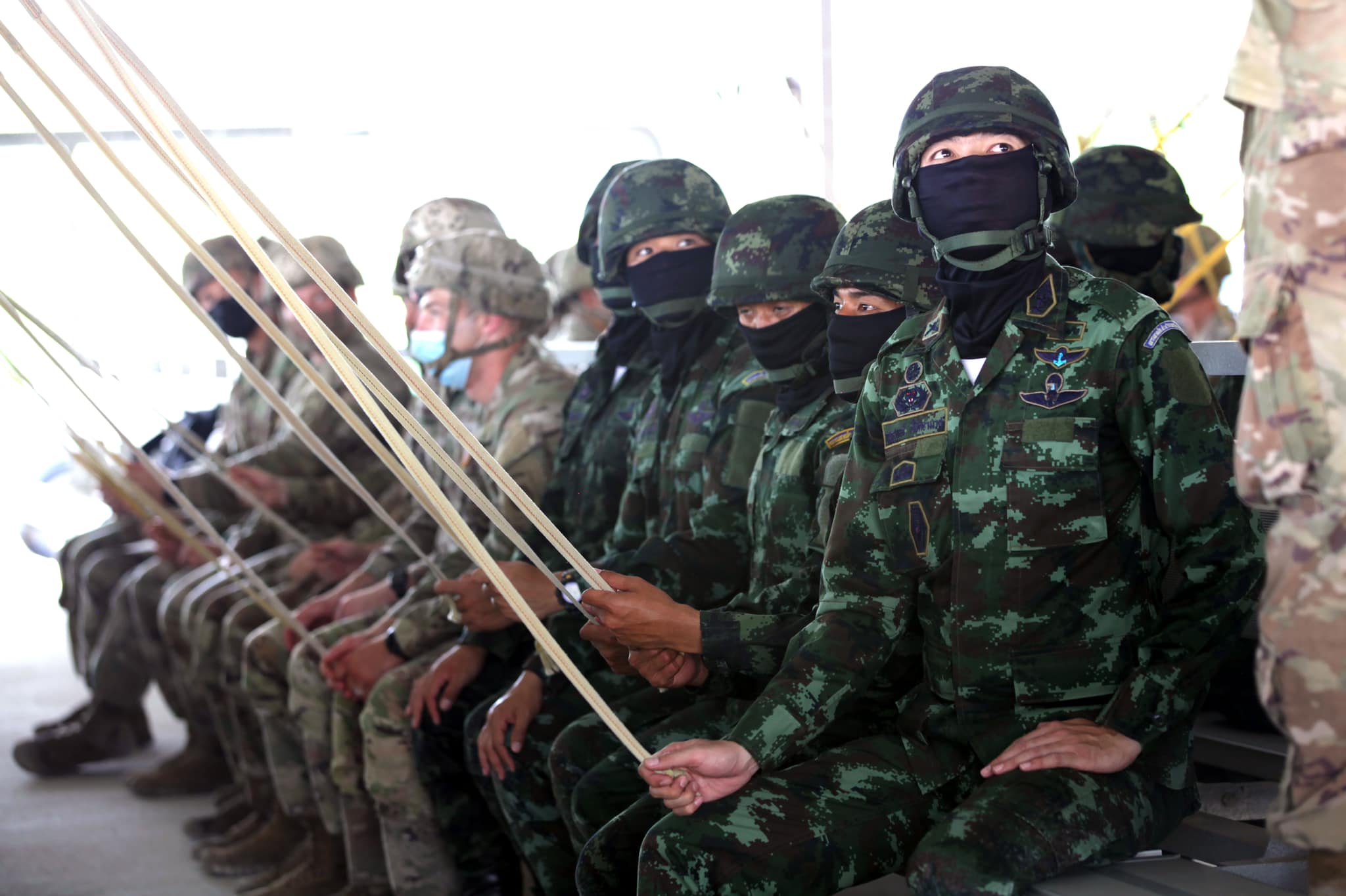 DEFENSE STUDIES: 31st Infantry Regiment, King's Guard of The Royal Thai ...
