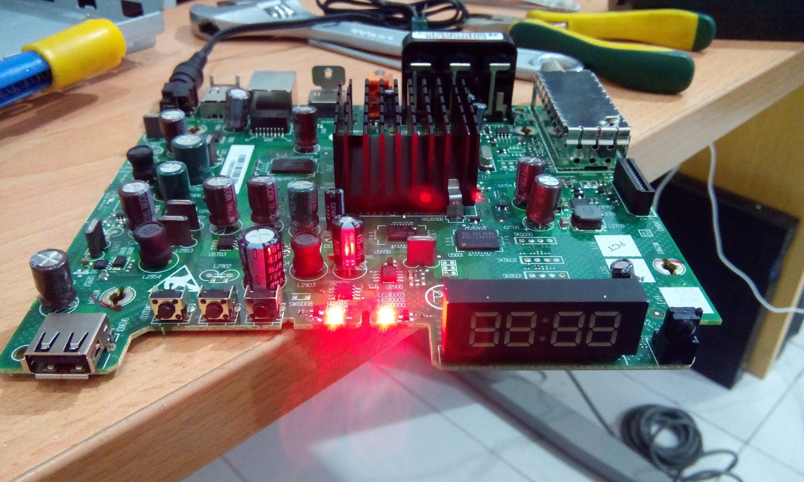 Life Begins at Forty: Astro NJOI decoder repair (Model: DS830NA)