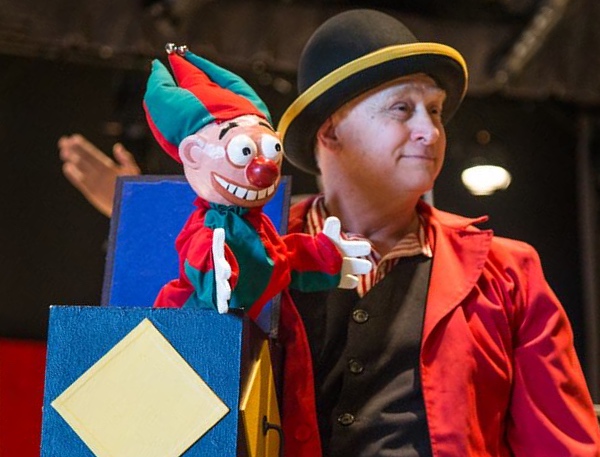 NSTT News and Events: Mike Hirschbach Presents Uncle Podger's Hat at ...