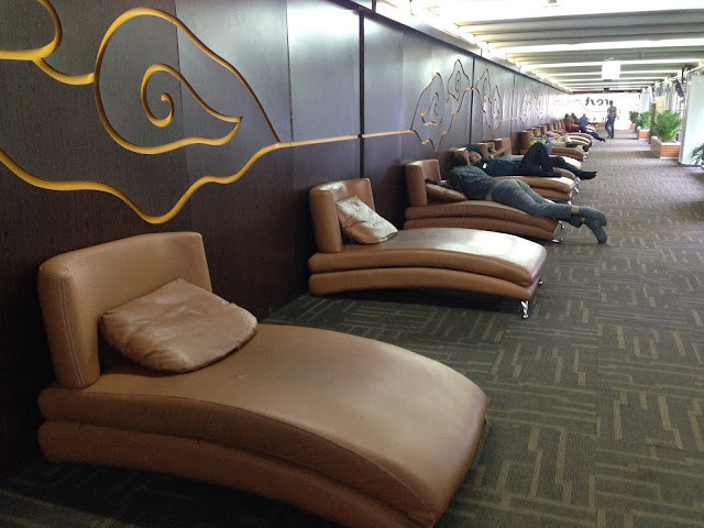 Numpang Tidur di Soekarno Hatta Airport - To Live, To Learn, To Love ...