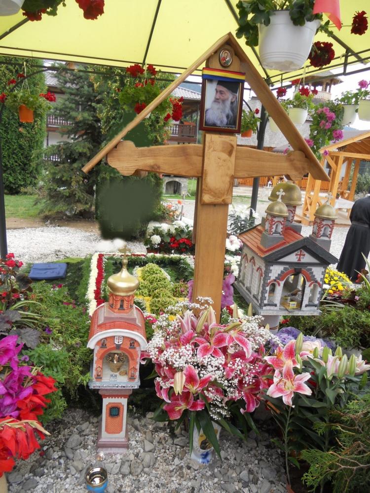 Bisericute Luminoase, Troite Bizantine: Bisericute romanesti si ...