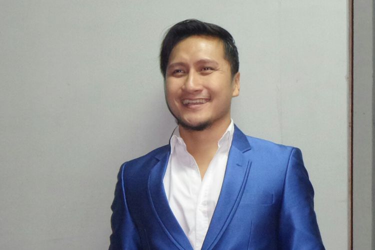 √ Biodata Arie Untung - Izbio