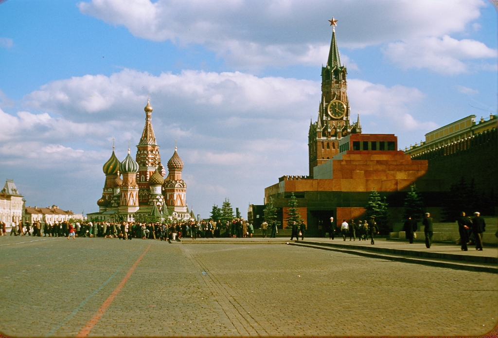 46 Color Photos That Document Everyday Life of Moscow in the 1950s ...