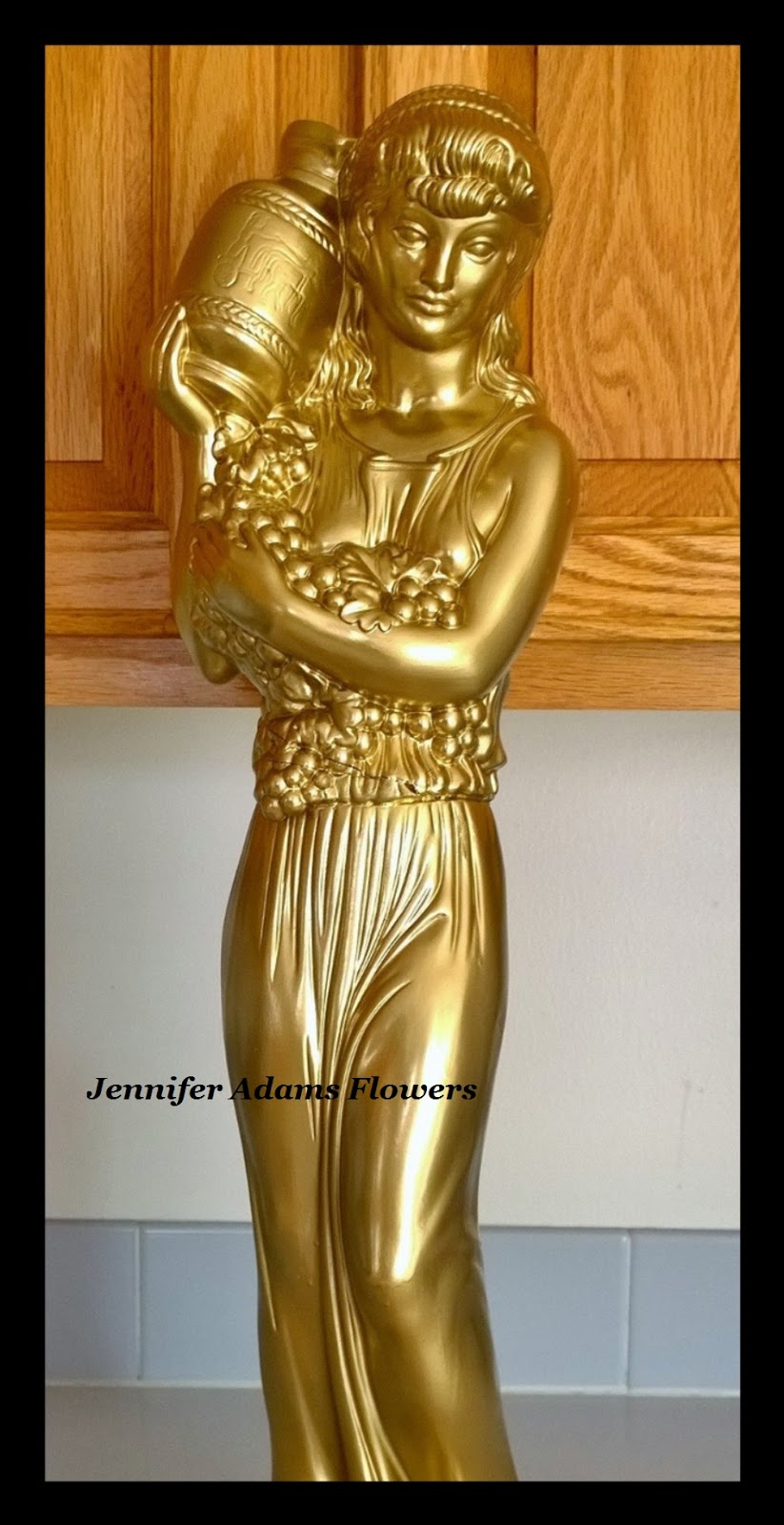 Jennifer Adams Flowers : Statue Decor