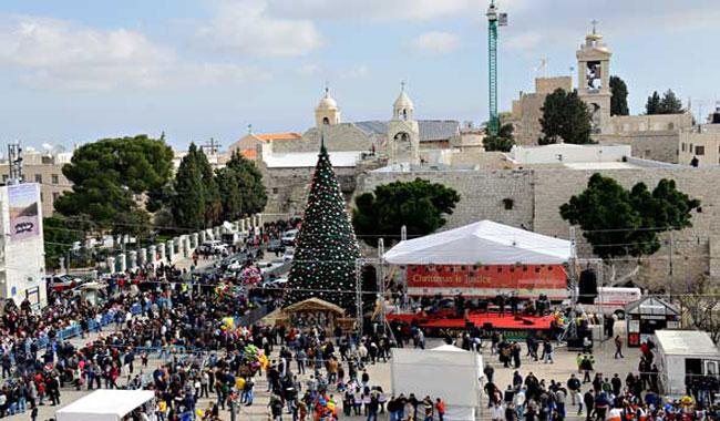 FUES NEWS: Crowds gather in Bethlehem ahead of Christmas mass.