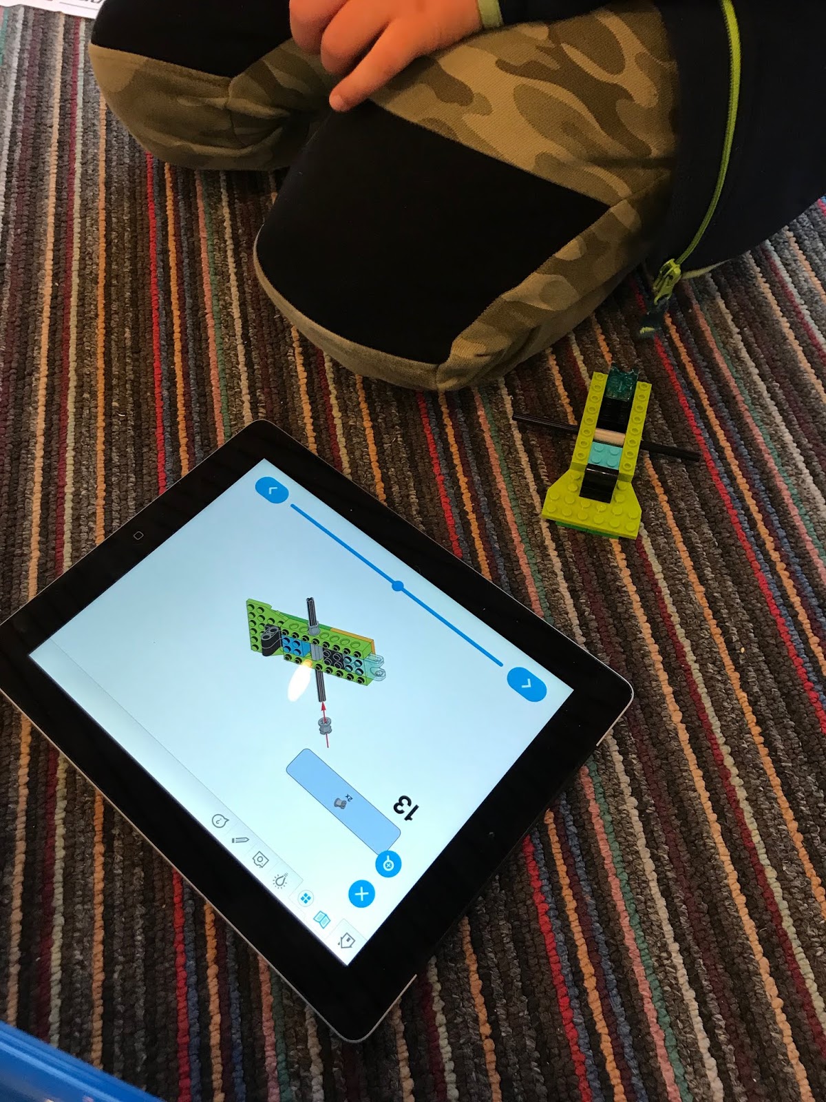 Robootika Anni Lasteaias: Satelliit ja kuukulgur Milo