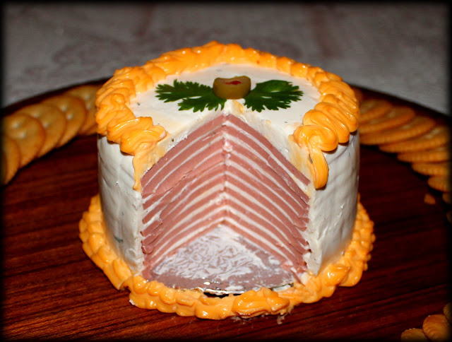 *~my house is cuter than yours~*: Bologna Cake