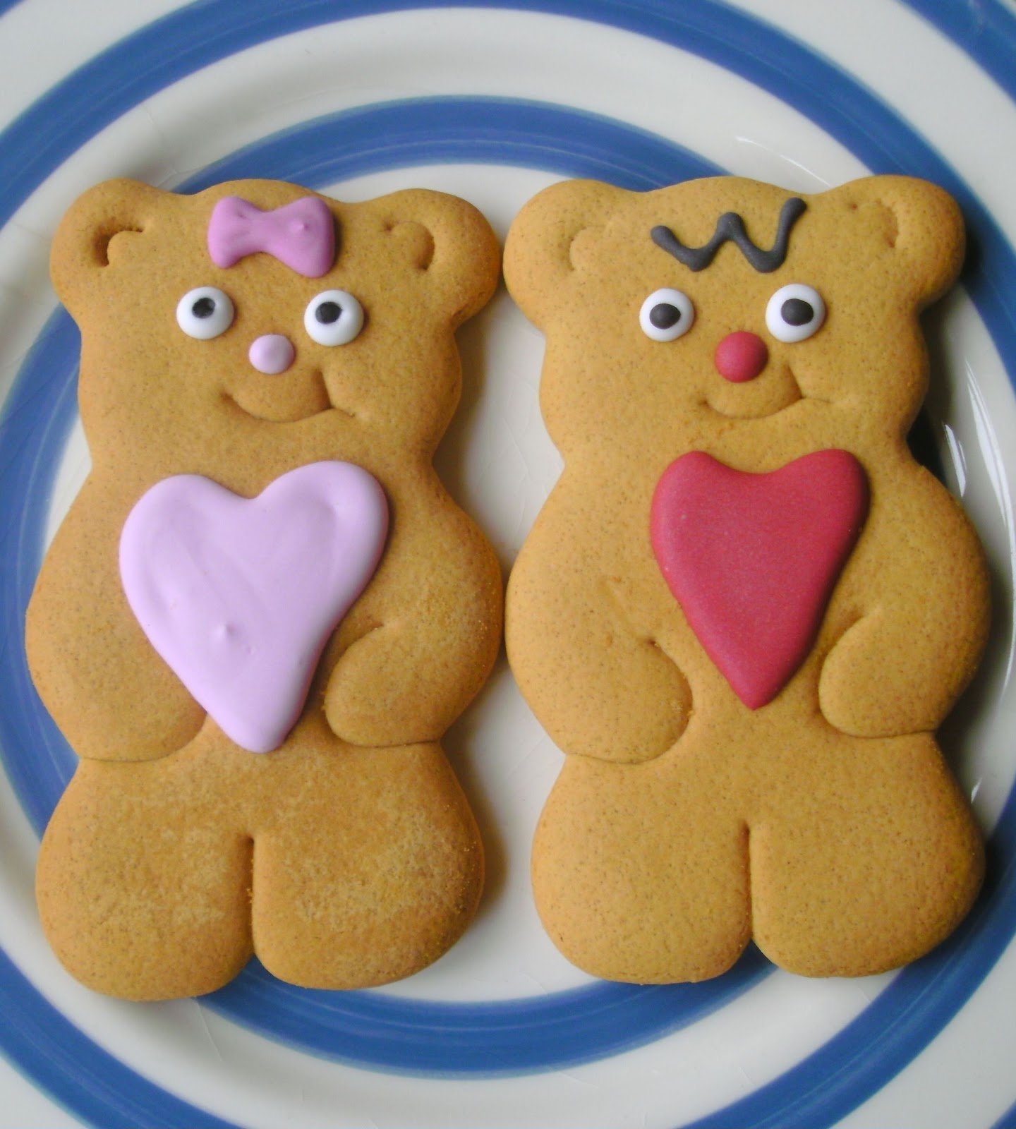 home made gorgeous: Biscuit bears and crochet blanket update