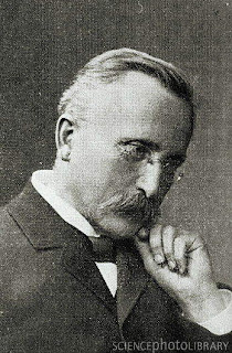 SEJARAH SINGKAT DAN TEORI-TEORI PERKEMBANGAN HEWAN | YANJUZ