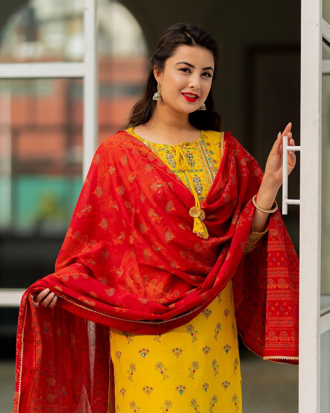 Famous in nepal: Niti Shah | Biography, Boyfriend, Age, Height, Parents ...