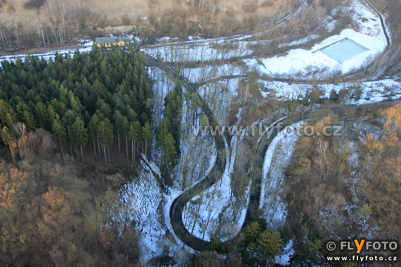 FLyFOTO letecká fotografie a video: Skalsko