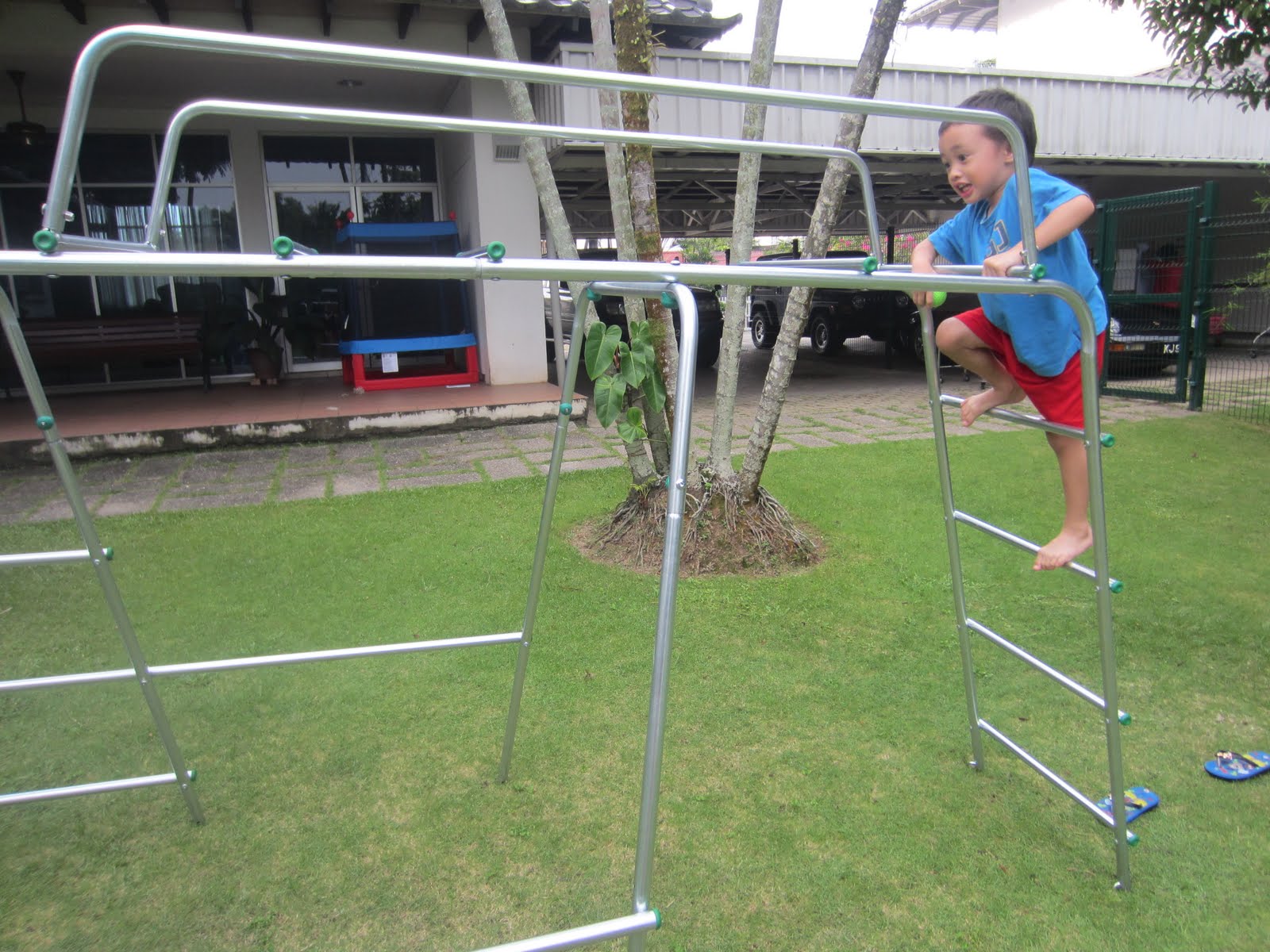 Heidi Actually: Our New Climbing Frame..!!