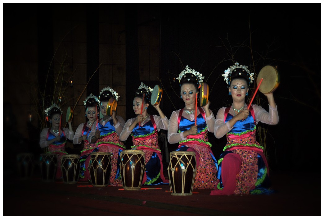 Sanggar Seni & Rias Citra Budaya: Ronggeng Patingtung