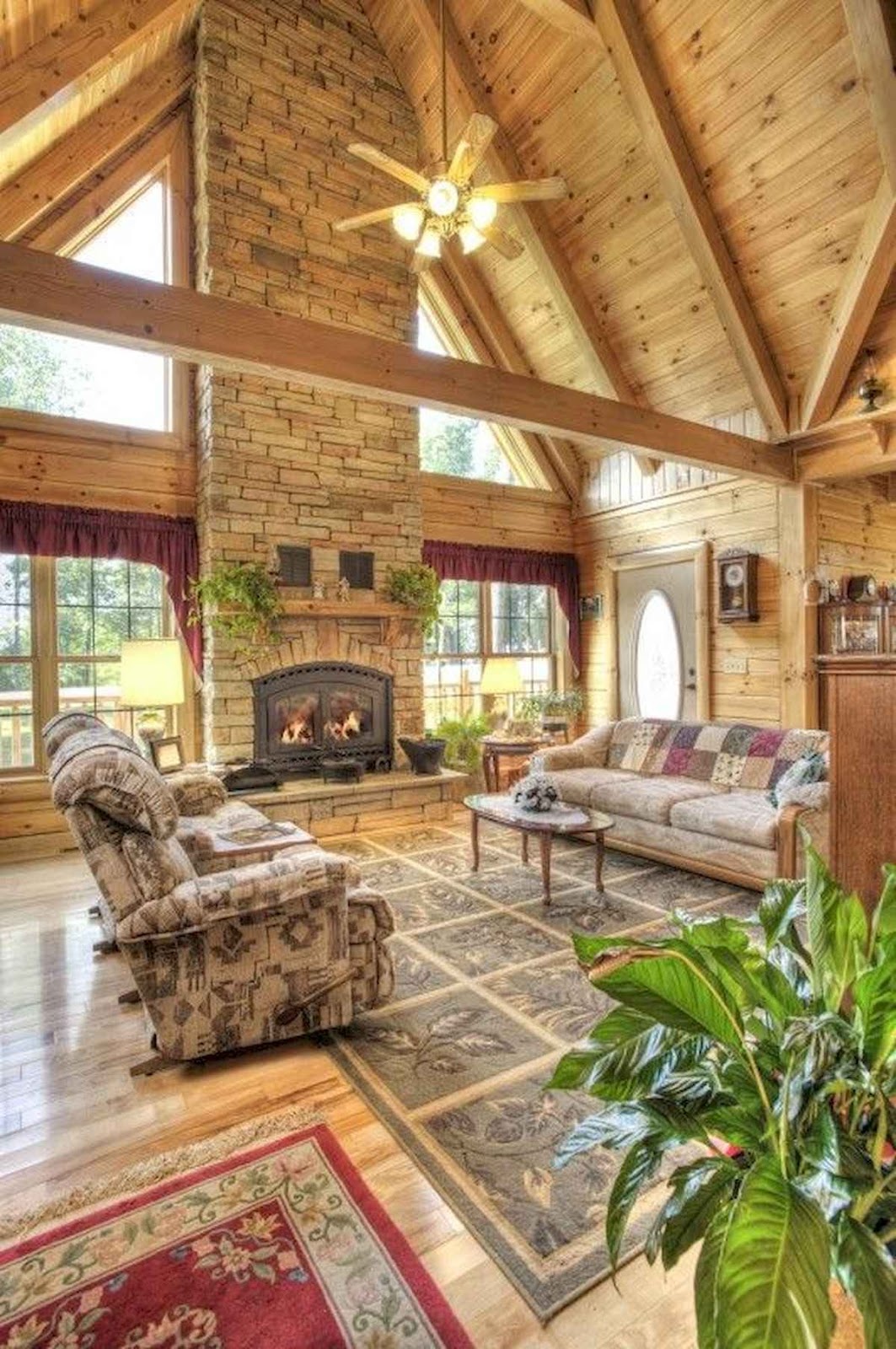 50 Exotic Traditional Fireplace Cabin To Create A Romantic Atmosphere ...