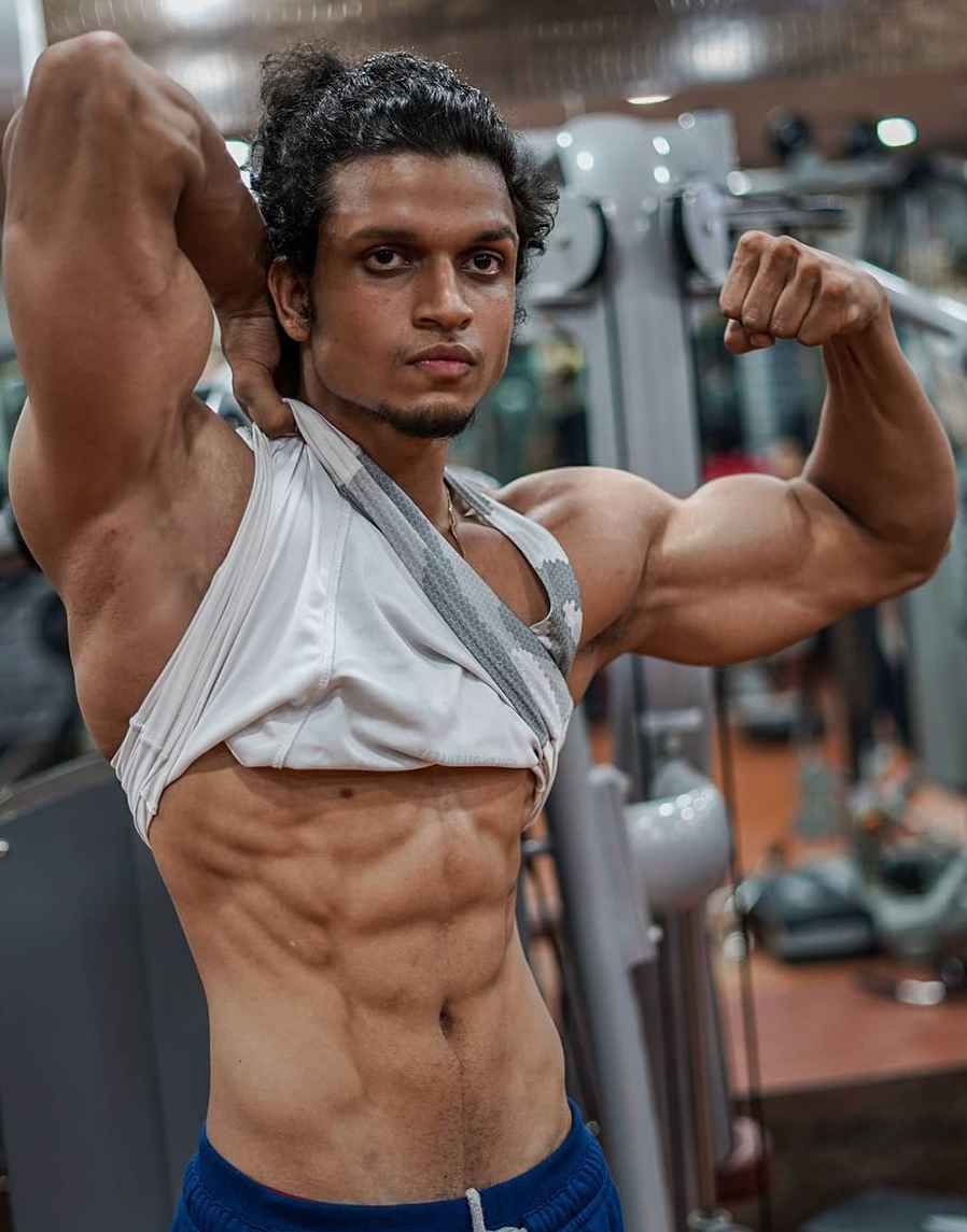 Yash Anand Wiki, Height, Age, Family, Facts & More - Wikilifeteller ...