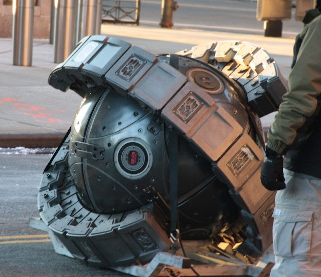 IS THIS DR LEONID PAVEL IN THE DARK KNIGHT RISES FOR REAL?