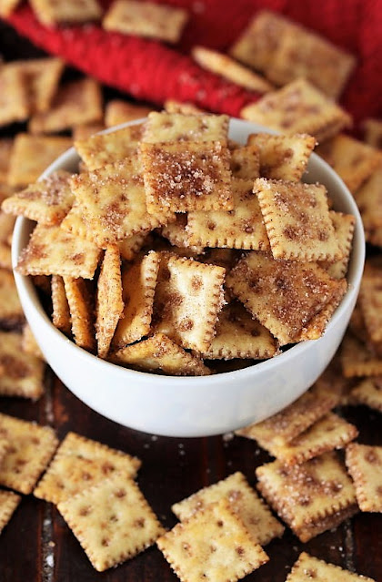 Super Easy Cinnamon Sugar Crackers | The Kitchen is My Playground