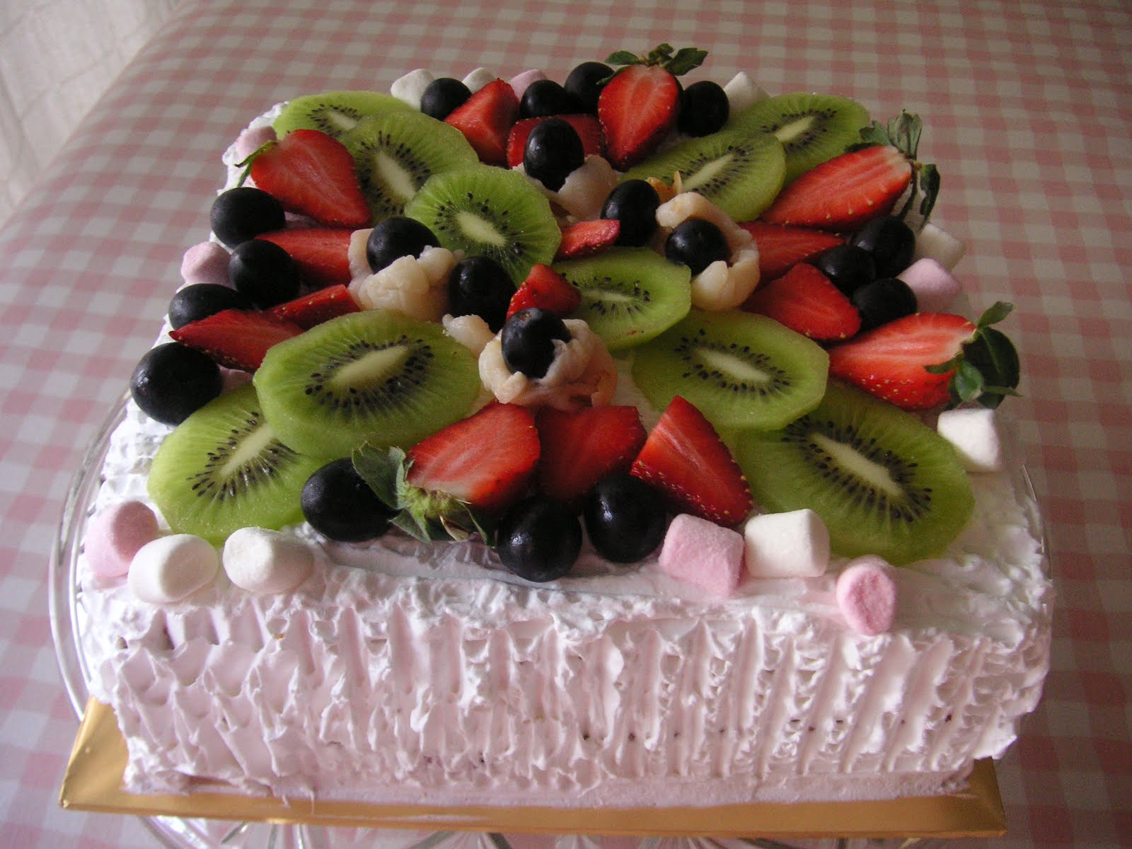 Kim's Mix and Bake: Fresh Fruit Gateau