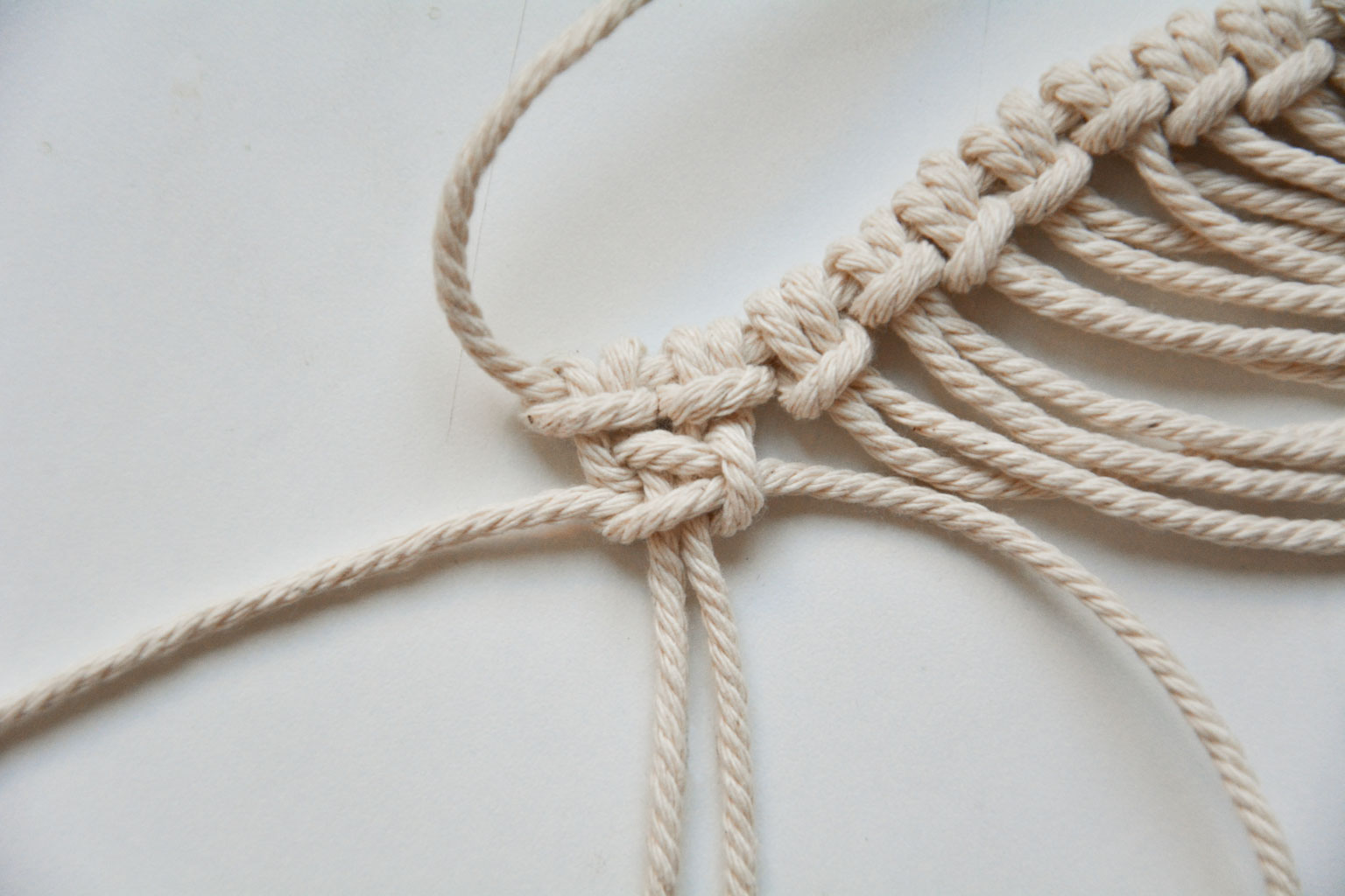 Cómo hacer un bolso de macramé paso a paso - Dibujos de Colores