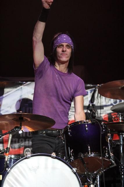 Zona Rock Dan Metal : STEVE RILEY