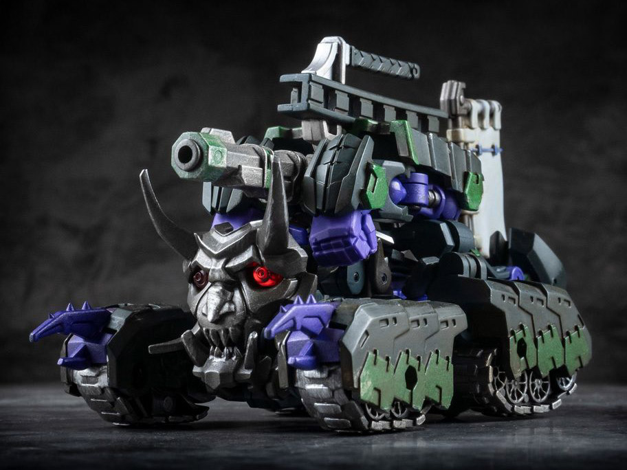 Super Punch: Third party iron samurai Transformer turns into a tank and ...