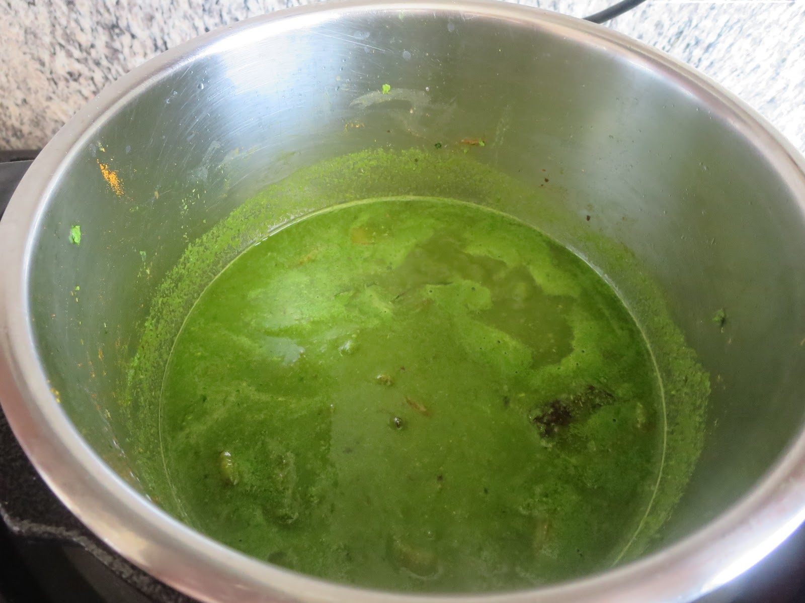 Instant pot kaalaan pacha malli kuruma (Mushroom green korma)