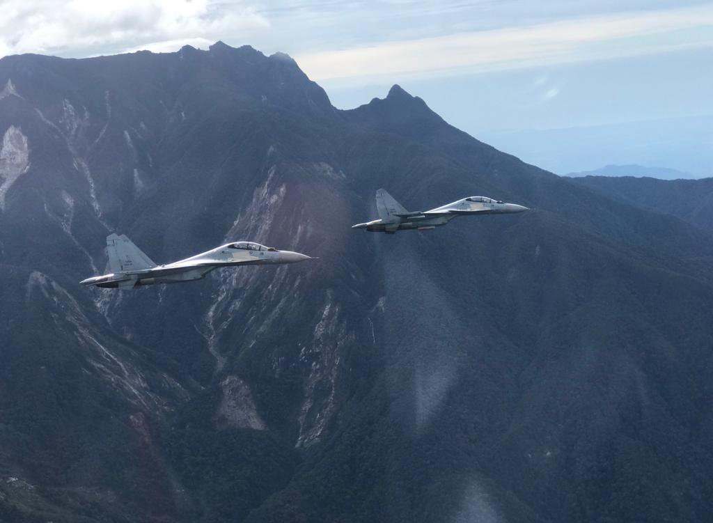 DEFENSE STUDIES: 9 Jet Pejuang TUDM Adakan Latihan Tembakan Peluru Berpandu