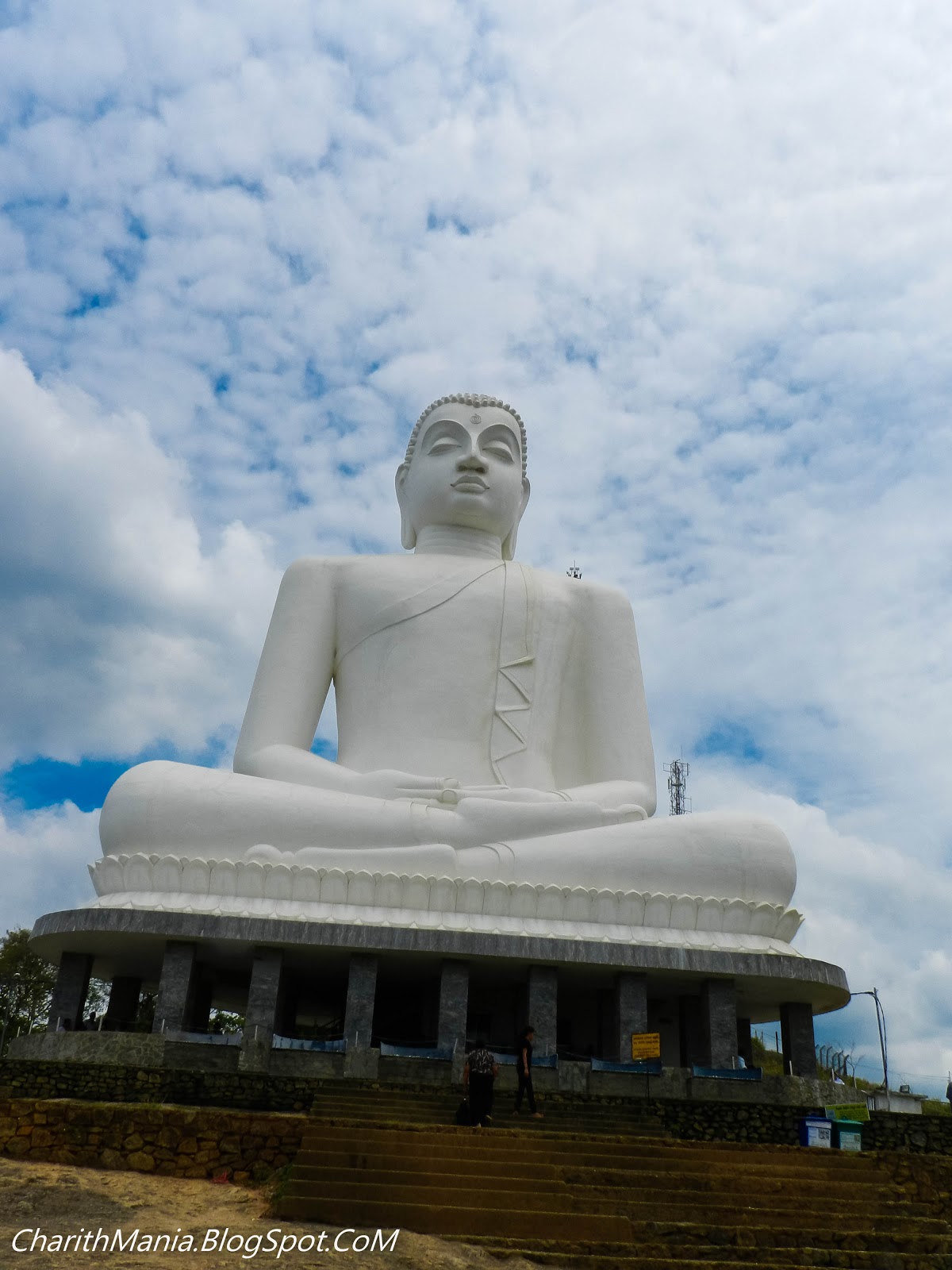 CharithMania: Ethagala (ඇතාගල) (the Elephant Rock)