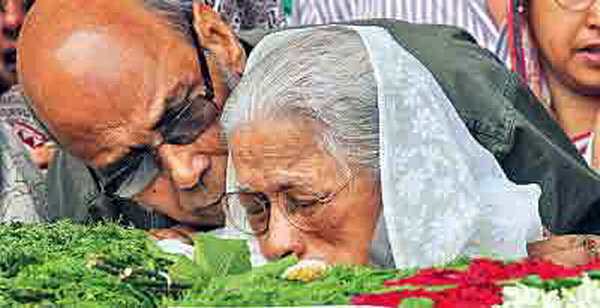 Dhaka: Humayun Ahmed - The Last Journey!