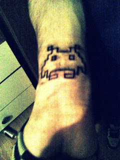 Vickii's Art: Space Invader (outline)