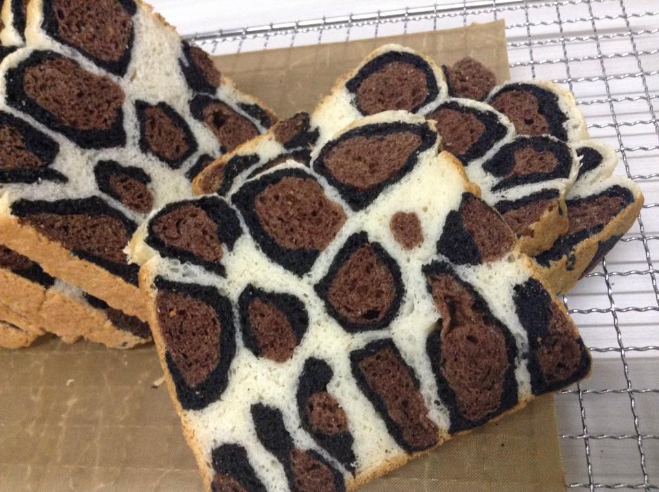(Complete Recipe) Leopard Print Milk Loaf (Video Recipe) | Daily ...