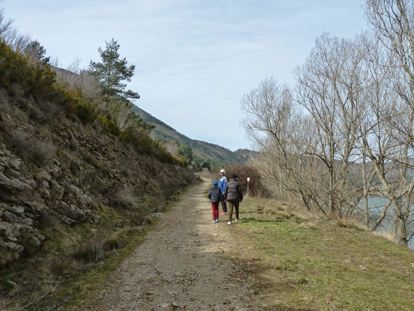 Diario de un Caminante: Circular al Embalse de Arguis
