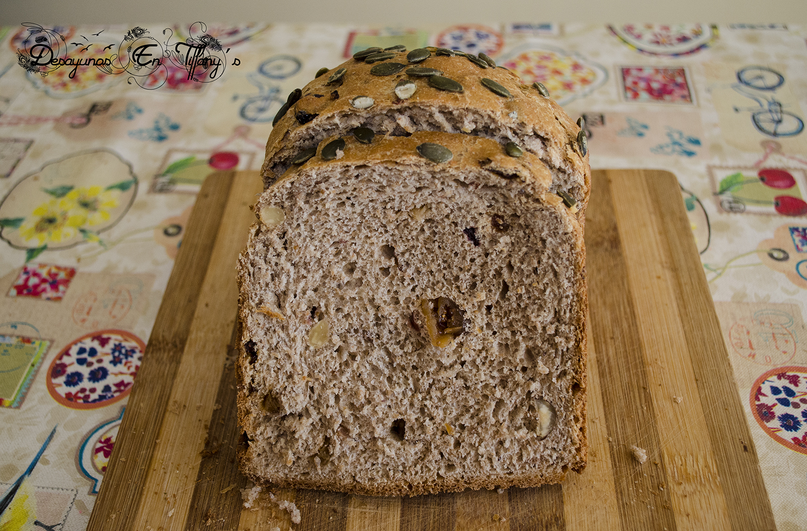 Desayunos en Tiffany´s: Pan con frutas y frutos secos para el desayuno