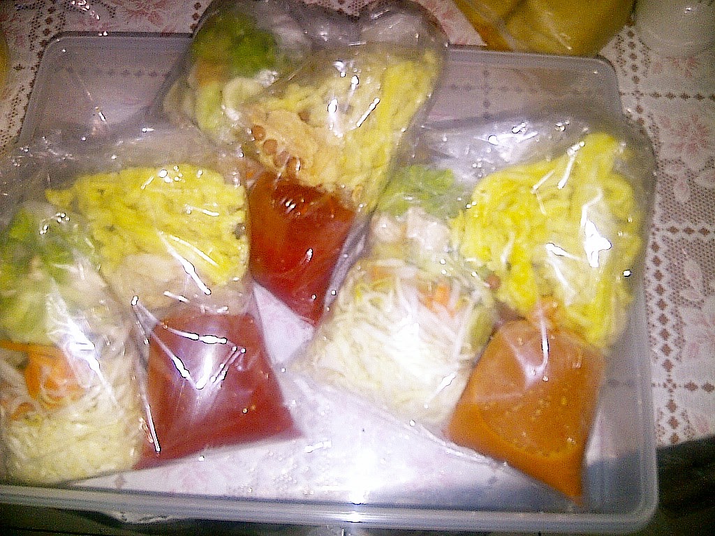 home made snacks : asinan sayur variasi bumbu kacang &bumbu merah