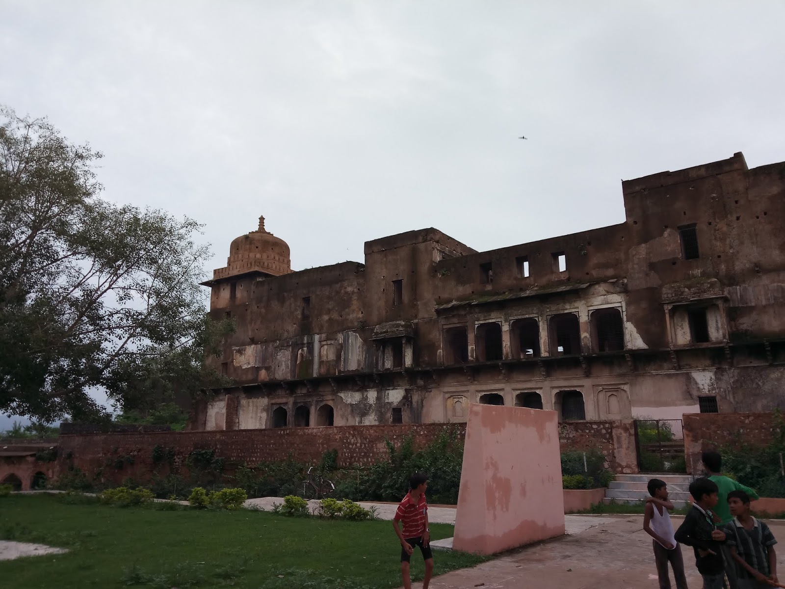 Mandla Ramnagar moti mahal (m.p.) india pics | मंडला रामनगर मोती महल