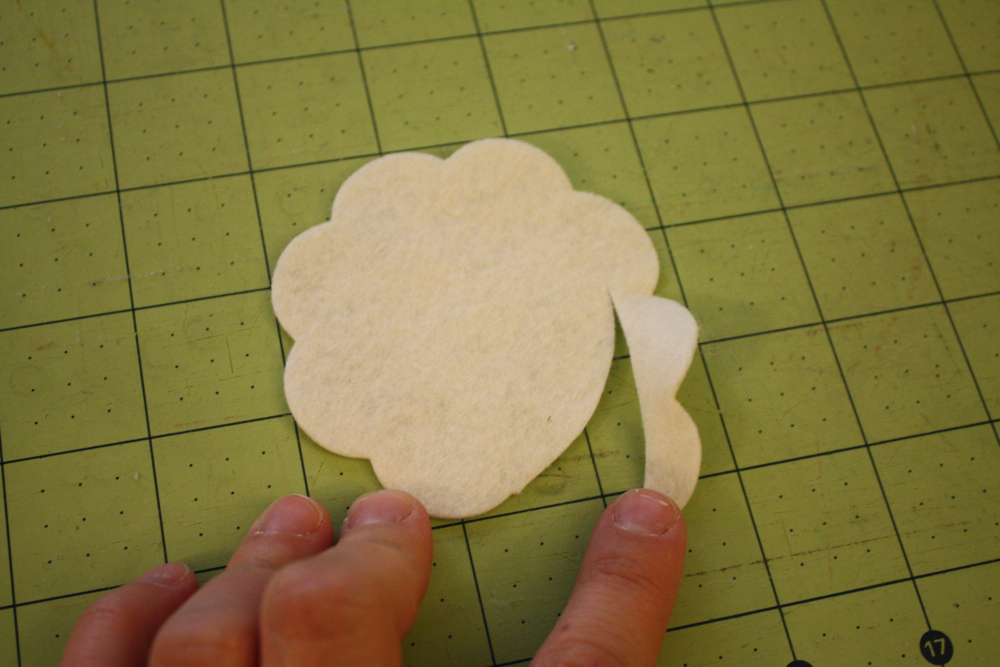 mini scalloped felt flowers