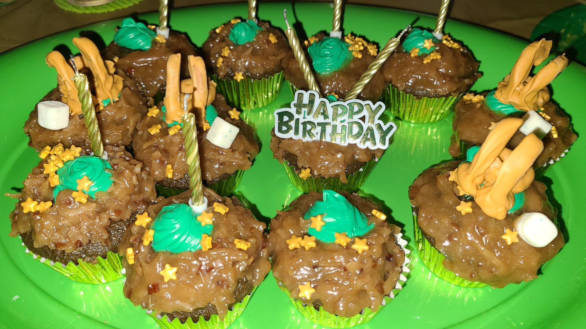 🎉💚😎💚 LOKI THEMED PARTY! 💚🐊💚 How-to: Loki-inspired cupcakes, drinks, and ...