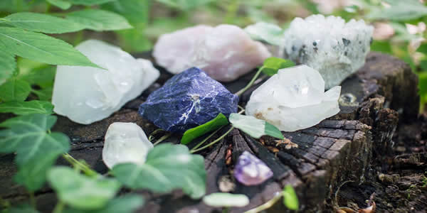 Know About Crystals And Magical Powers