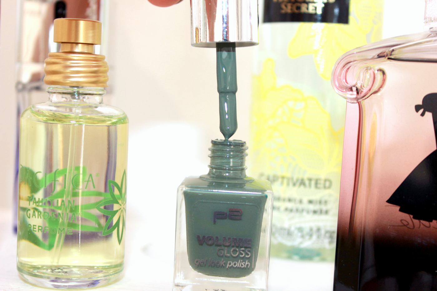 P2 Volume Gloss Gel Look Polish (‘Clue Mapper’) | Review | Eline Blaise