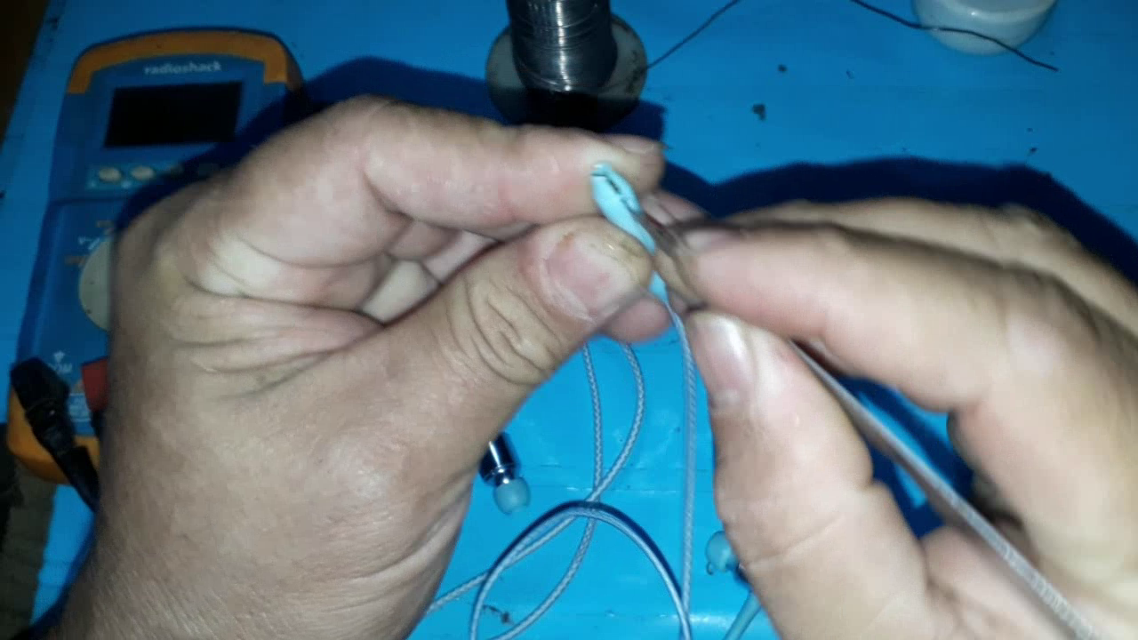 COMO REPARAR AUDIFONOS con CABLE ROTO y sonido entrecortado 🎧 ...