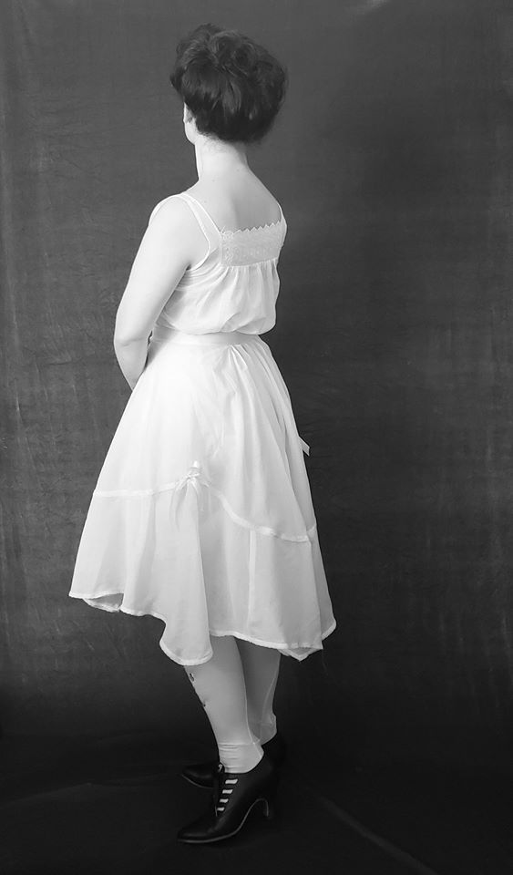 La Dauphine: Edwardian Wardrobe basics - Chemise, French Split Drawers ...