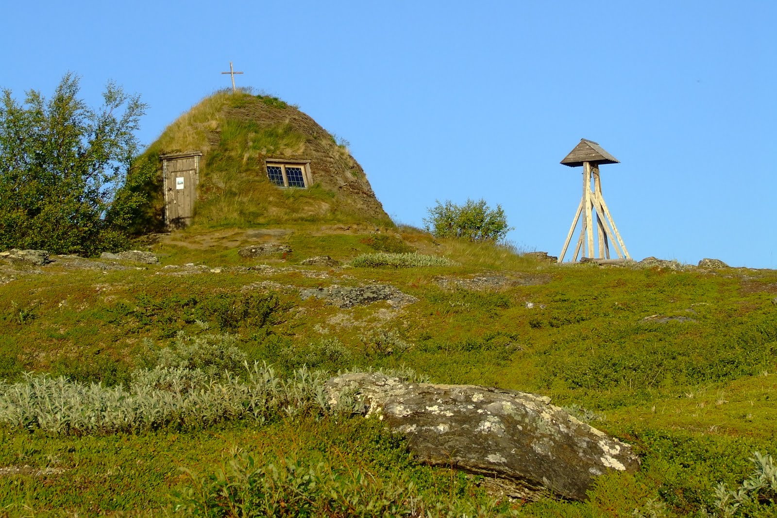 *The Saami - Samisk - Sámi*: Lavvu (Tents), Gamme (Turf Huts), Kåter ...